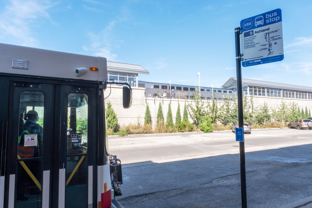 CTA Connects #9 Ashland to Ravenswood Metra Station | Passenger Transport