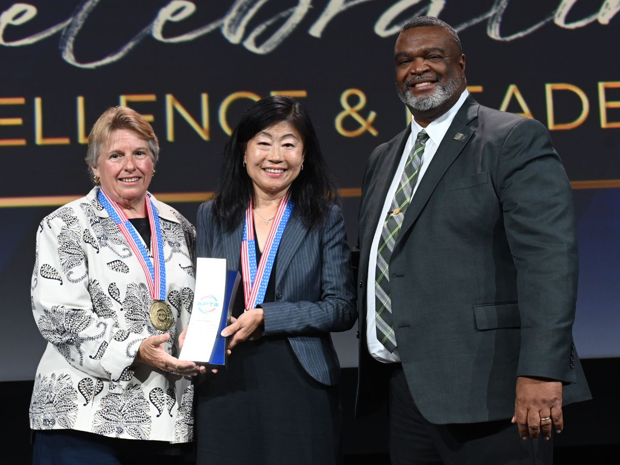 APTA Honors 2024 Awards, Hall of Fame Winners at TRANSform! | Passenger ...