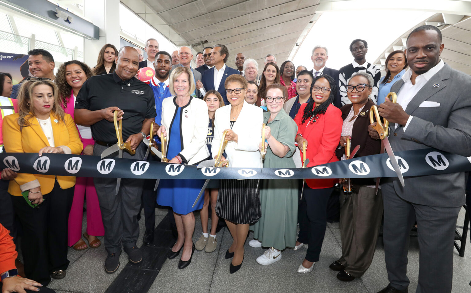 LAX/Metro Transit Center Station Brings Faster, Easier Travel ...