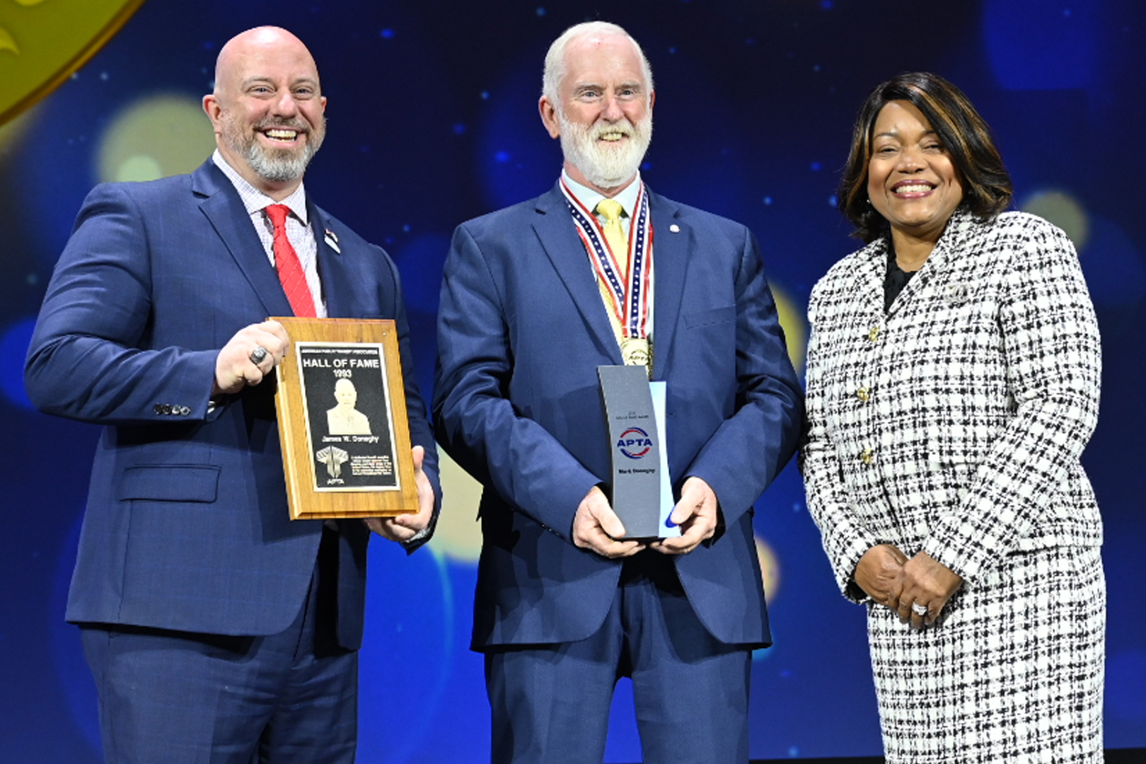 APTA Honors 2025 Awards, Hall of Fame Winners at TRANSform | Passenger ...