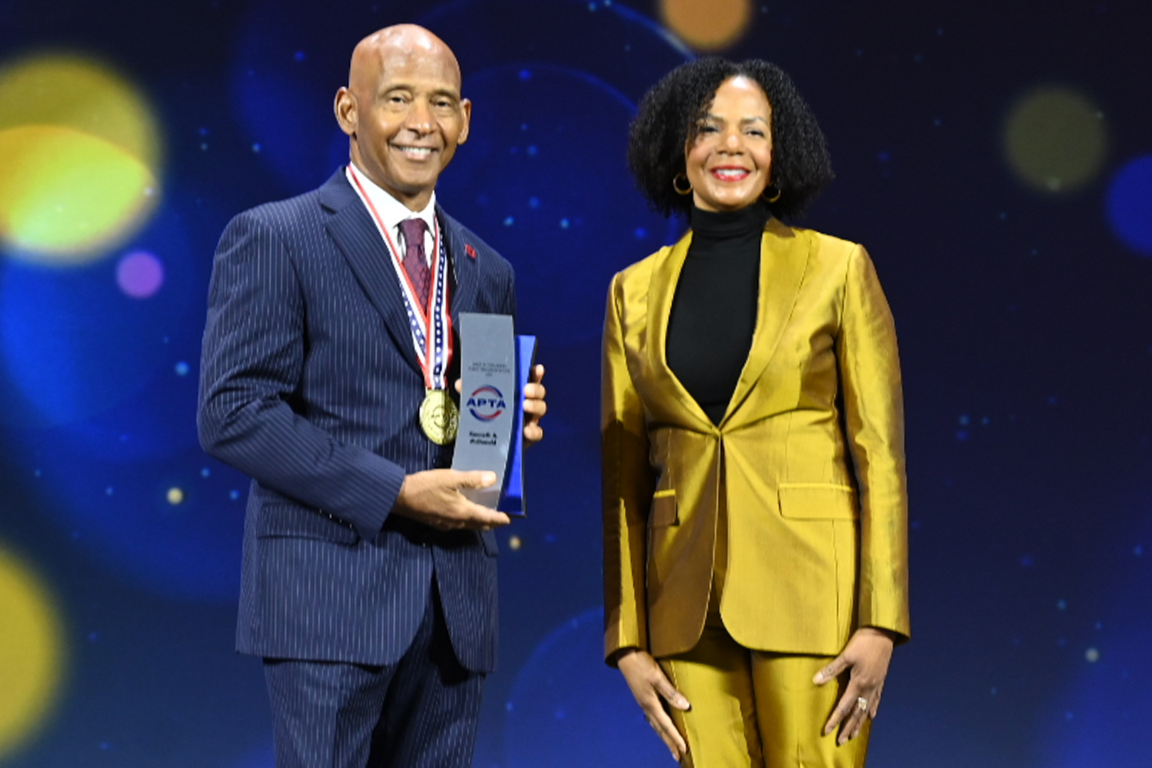 APTA Honors 2025 Awards, Hall of Fame Winners at TRANSform | Passenger ...