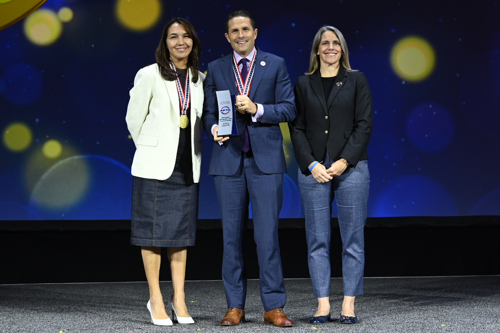 APTA Honors 2025 Awards, Hall of Fame Winners at TRANSform | Passenger ...
